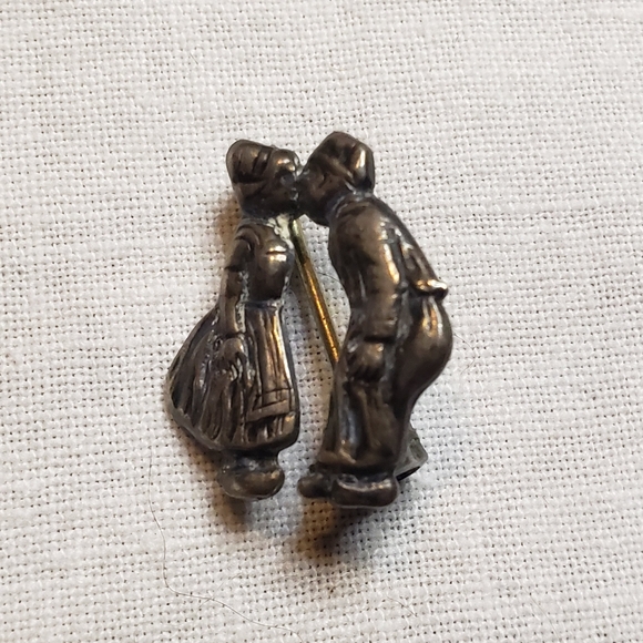 Unbranded | Jewelry | Vintage Tiny Sterling Silver Kissing Dutch Couple ...